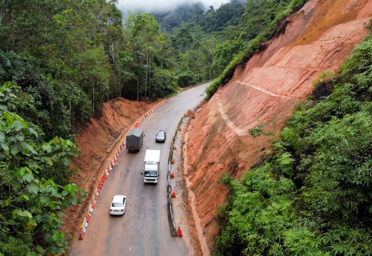 10 Jalan Raya Paling Bahaya & Seram di Malaysia – Berani Lalu? - NAZZNCO.my
